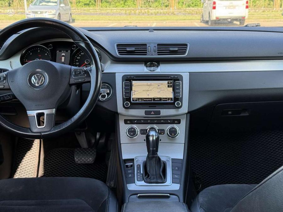 Black Volkswagen Passat 2013 in Vilnius, with an engine capacity of 1.97 L and mileage of 300 thousand km for 5400 €, photo 13 on AUTOMOTO.COM.LV