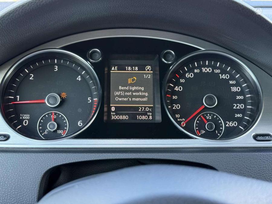 Black Volkswagen Passat 2013 in Vilnius, with an engine capacity of 1.97 L and mileage of 300 thousand km for 5400 €, photo 15 on AUTOMOTO.COM.LV
