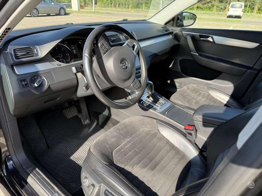 Black Volkswagen Passat 2013 in Vilnius, with an engine capacity of 1.97 L and mileage of 300 thousand km for 5400 €, photo 21 on AUTOMOTO.COM.LV