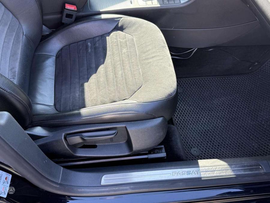 Black Volkswagen Passat 2013 in Vilnius, with an engine capacity of 1.97 L and mileage of 300 thousand km for 5400 €, photo 24 on AUTOMOTO.COM.LV