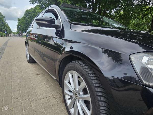 Melns Volkswagen Passat 2013 Jonava, ar dzinēja tilpumu 1.60 L un nobraukumu 227 tūkst. km par 5950 €, foto 3 vietnē AUTOMOTO.COM.LV