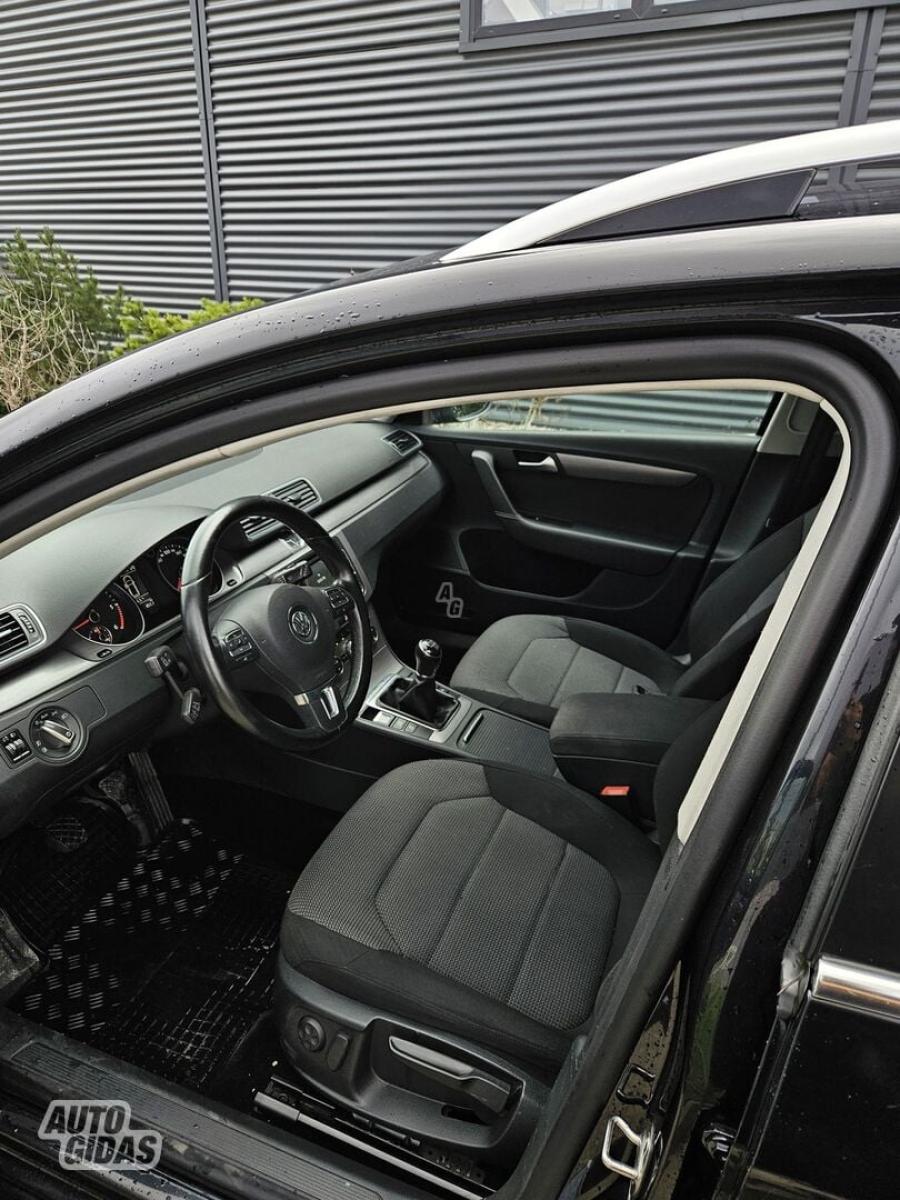 Melns Volkswagen Passat 2013 Kluonaliai, ar dzinēja tilpumu 2.00 L un nobraukumu 295 tūkst. km par 5599 €, foto 19 vietnē AUTOMOTO.COM.LV