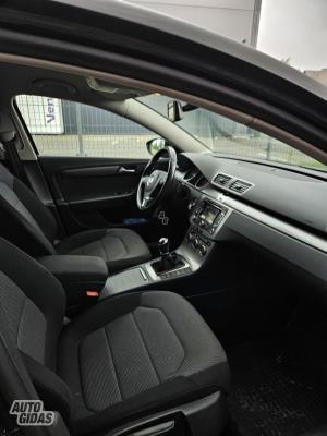 Melns Volkswagen Passat 2013 Kluonaliai, ar dzinēja tilpumu 2.00 L un nobraukumu 295 tūkst. km par 5599 €, foto 21 vietnē AUTOMOTO.COM.LV