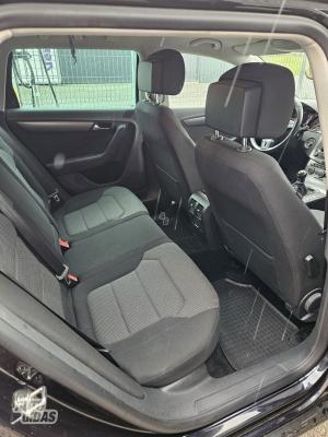 Melns Volkswagen Passat 2013 Kluonaliai, ar dzinēja tilpumu 2.00 L un nobraukumu 295 tūkst. km par 5599 €, foto 24 vietnē AUTOMOTO.COM.LV