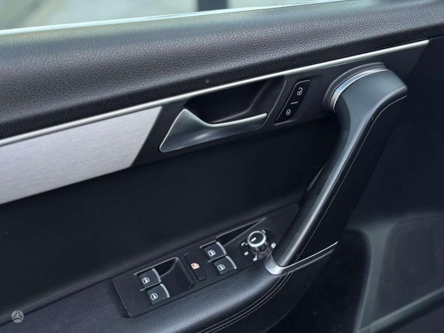 Melns Volkswagen Passat 2013 Viļņa, ar dzinēja tilpumu 1.97 L un nobraukumu 286 tūkst. km par 6250 €, foto 13 vietnē AUTOMOTO.COM.LV
