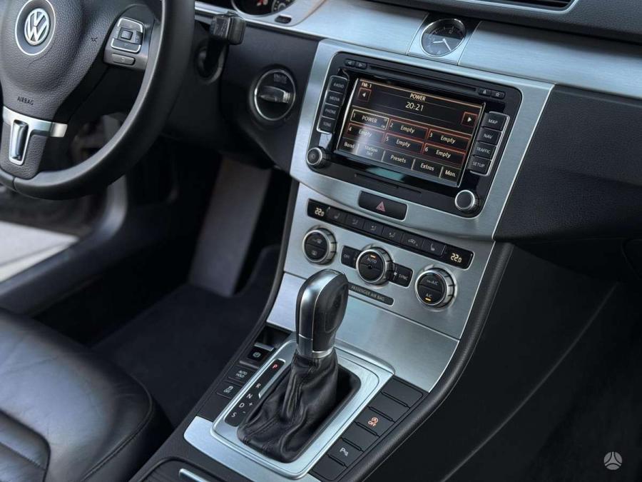 Melns Volkswagen Passat 2013 Viļņa, ar dzinēja tilpumu 1.97 L un nobraukumu 286 tūkst. km par 6250 €, foto 19 vietnē AUTOMOTO.COM.LV