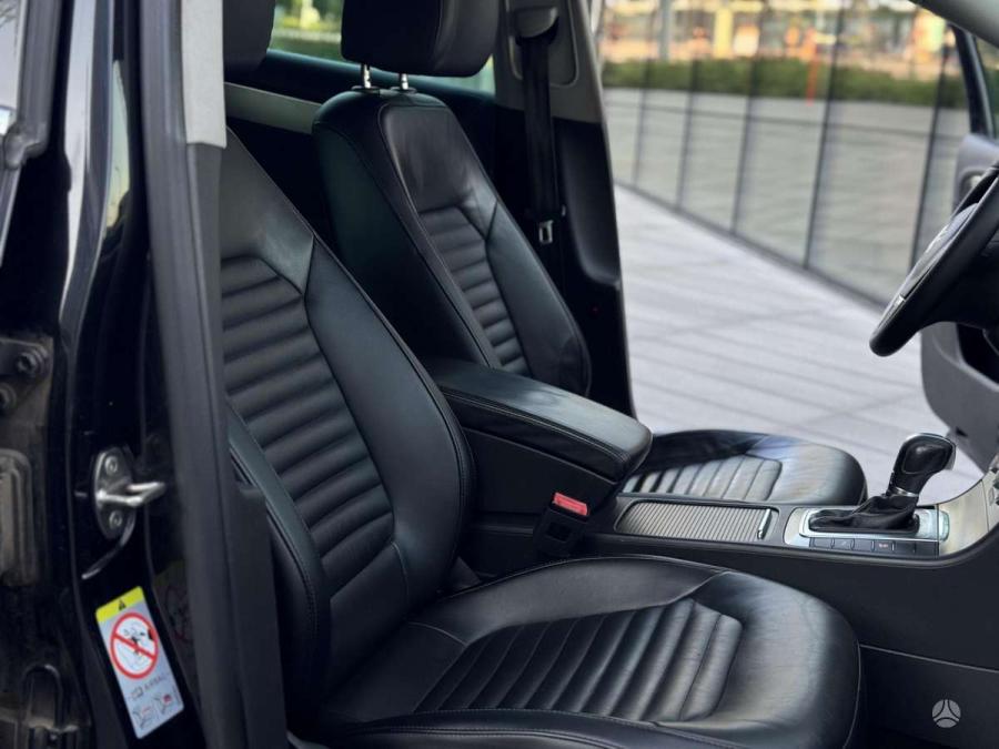 Melns Volkswagen Passat 2013 Viļņa, ar dzinēja tilpumu 1.97 L un nobraukumu 286 tūkst. km par 6250 €, foto 20 vietnē AUTOMOTO.COM.LV