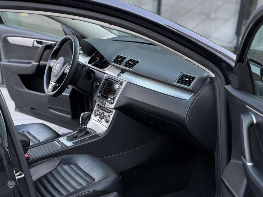 Melns Volkswagen Passat 2013 Viļņa, ar dzinēja tilpumu 1.97 L un nobraukumu 286 tūkst. km par 6250 €, foto 21 vietnē AUTOMOTO.COM.LV