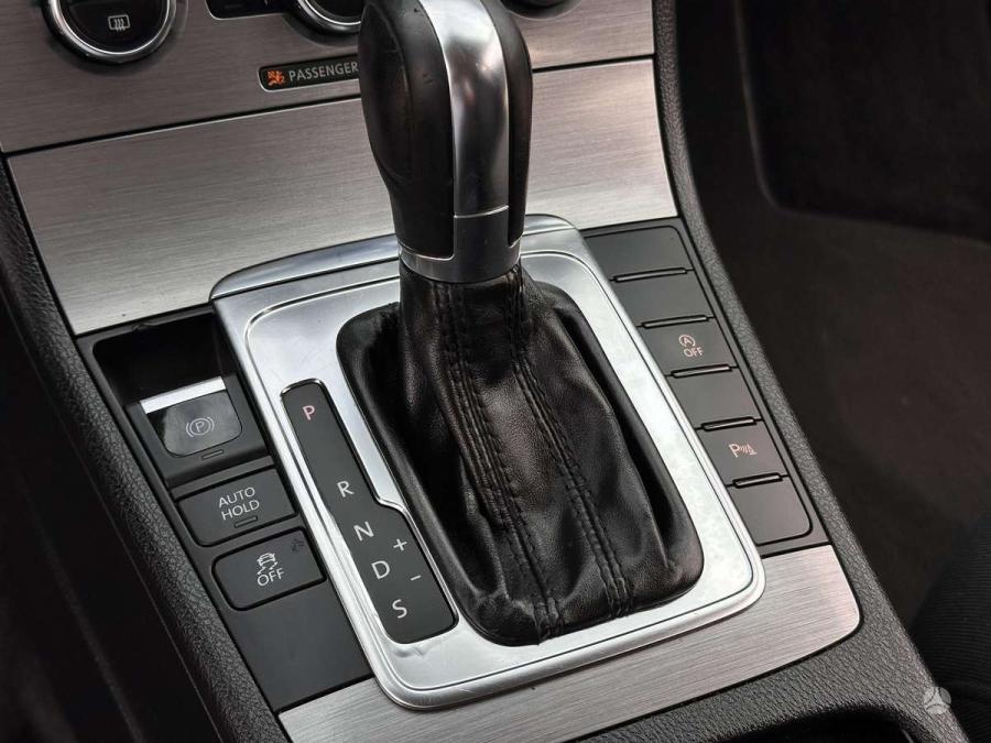 Melns Volkswagen Passat 2013 Jonava, ar dzinēja tilpumu 1.97 L un nobraukumu 281 tūkst. km par 4999 €, foto 26 vietnē AUTOMOTO.COM.LV