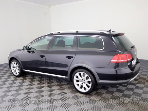 Melns Volkswagen Passat 2013 Tallina, ar dzinēja tilpumu 2.00 L un nobraukumu 267 tūkst. km par 3999 €, foto 4 vietnē AUTOMOTO.COM.LV