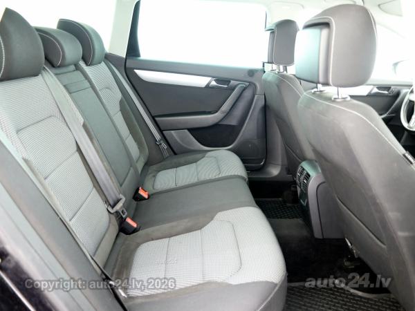 Melns Volkswagen Passat 2013 Tallina, ar dzinēja tilpumu 2.00 L un nobraukumu 267 tūkst. km par 3999 €, foto 7 vietnē AUTOMOTO.COM.LV