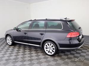 Black Volkswagen Passat 2013 in Tallinn, with an engine capacity of 2.00 L and mileage of 267 thousand km for 3999 €, photo 5 on AUTOMOTO.COM.LV