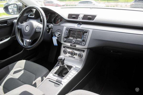 Melns Volkswagen Passat 2013 Kauņa, ar dzinēja tilpumu 1.60 L un nobraukumu 222 tūkst. km par 5900 €, foto 9 vietnē AUTOMOTO.COM.LV