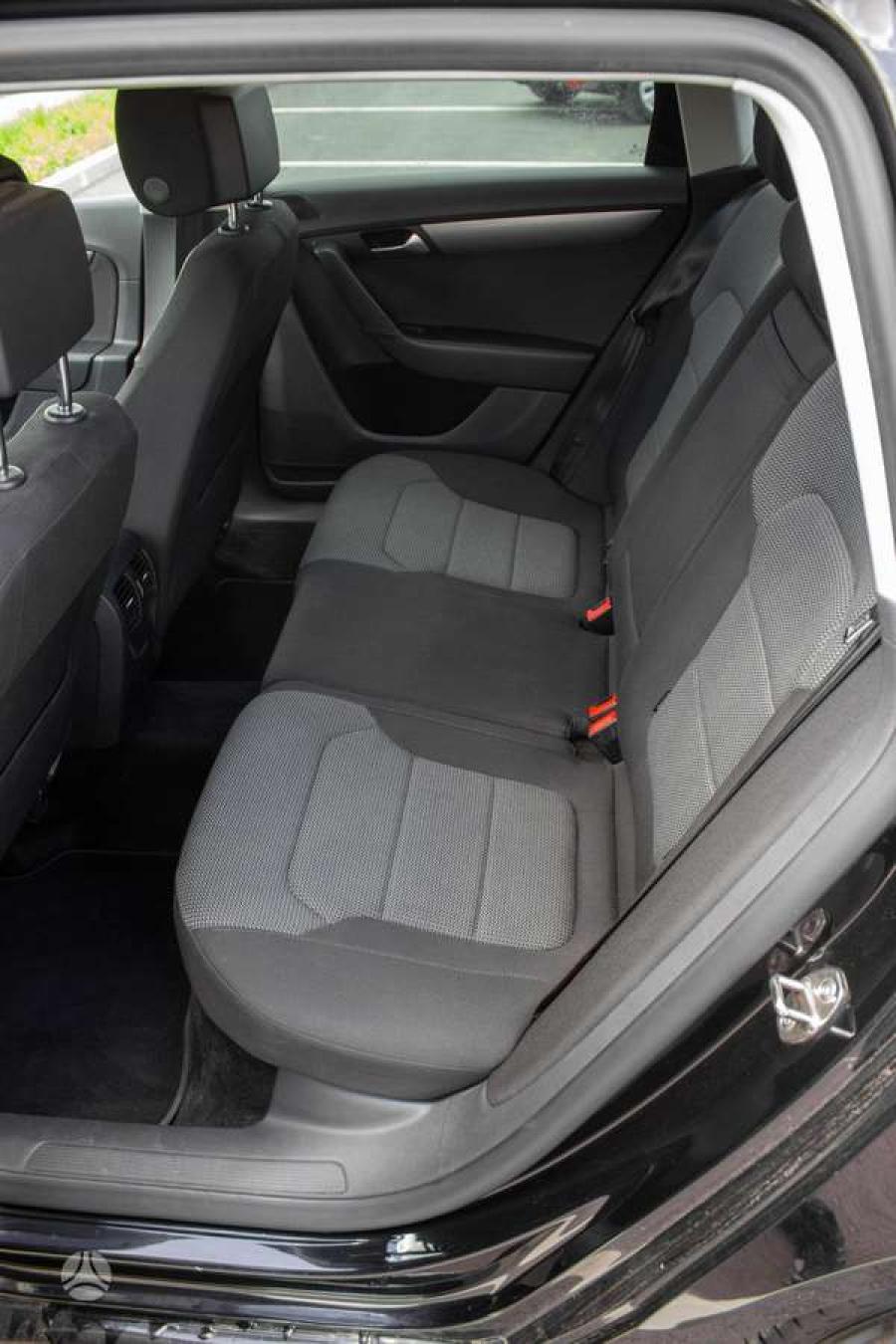 Black Volkswagen Passat 2013 in Kaunas, with an engine capacity of 1.60 L and mileage of 222 thousand km for 5900 €, photo 13 on AUTOMOTO.COM.LV