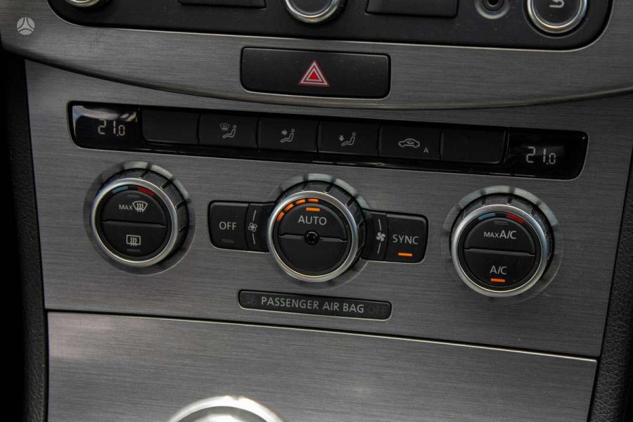Black Volkswagen Passat 2013 in Kaunas, with an engine capacity of 1.60 L and mileage of 222 thousand km for 5900 €, photo 17 on AUTOMOTO.COM.LV