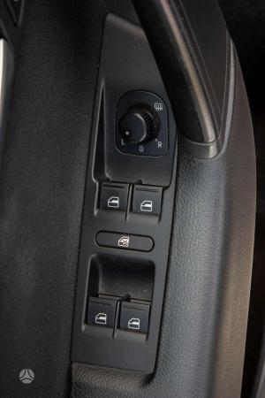 Black Volkswagen Passat 2013 in Kaunas, with an engine capacity of 1.60 L and mileage of 222 thousand km for 5900 €, photo 19 on AUTOMOTO.COM.LV