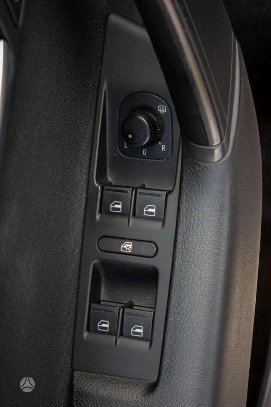 Black Volkswagen Passat 2013 in Kaunas, with an engine capacity of 1.60 L and mileage of 222 thousand km for 5900 €, photo 19 on AUTOMOTO.COM.LV