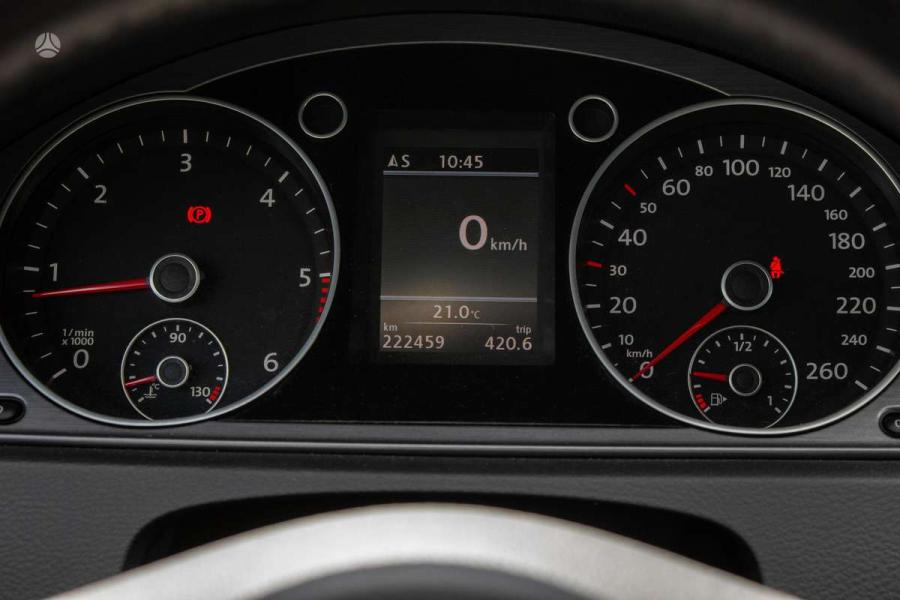 Black Volkswagen Passat 2013 in Kaunas, with an engine capacity of 1.60 L and mileage of 222 thousand km for 5900 €, photo 21 on AUTOMOTO.COM.LV