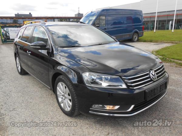 Black Volkswagen Passat 2013 in Viljandi, with an engine capacity of 2.00 L and mileage of 194 thousand km for 6990 €, photo 3 on AUTOMOTO.COM.LV