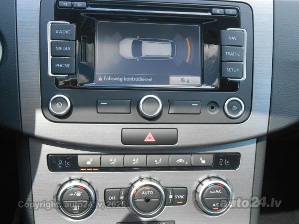 Black Volkswagen Passat 2013 in Viljandi, with an engine capacity of 2.00 L and mileage of 194 thousand km for 6990 €, photo 7 on AUTOMOTO.COM.LV