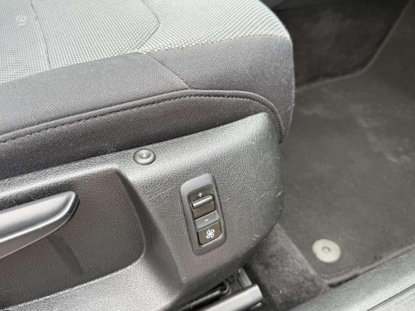 Black Volkswagen Passat 2013 in Kaunas, with an engine capacity of 1.97 L and mileage of 270 thousand km for 5490 €, photo 10 on AUTOMOTO.COM.LV