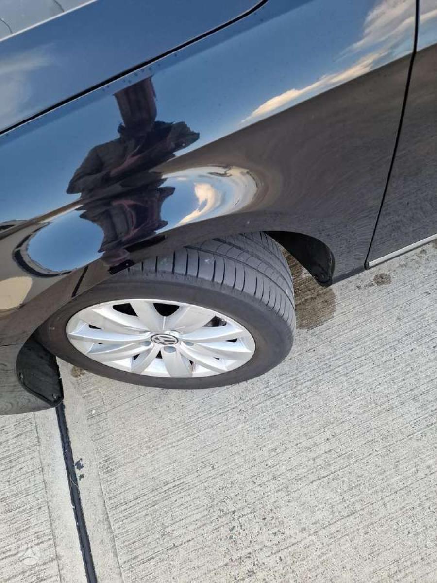 Melns Volkswagen Passat 2013 Viļņa, ar dzinēja tilpumu 1.60 L un nobraukumu 230 tūkst. km par 4599 €, foto 5 vietnē AUTOMOTO.COM.LV