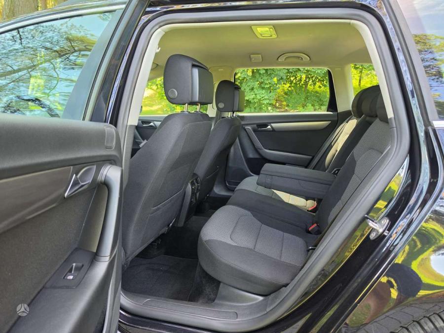 Black Volkswagen Passat 2013 in Prienai, with an engine capacity of 2.00 L and mileage of 272 thousand km for 5199 €, photo 14 on AUTOMOTO.COM.LV