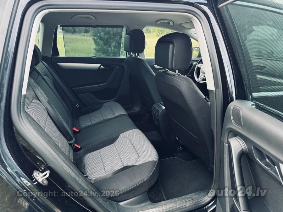 Melns Volkswagen Passat 2013 Tallina, ar dzinēja tilpumu 2.00 L un nobraukumu 200 tūkst. km par 6850 €, foto 12 vietnē AUTOMOTO.COM.LV