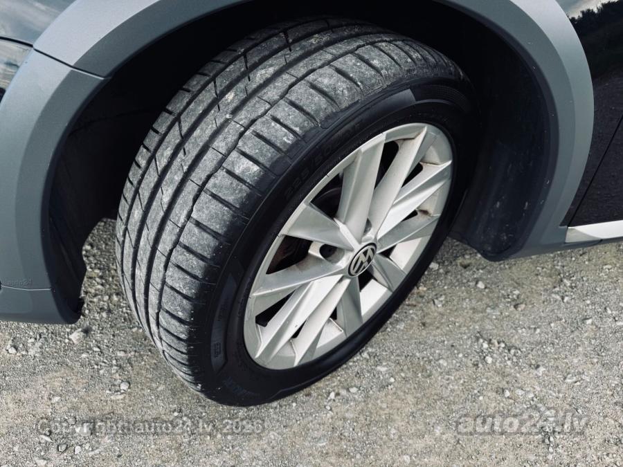 Melns Volkswagen Passat 2013 Tallina, ar dzinēja tilpumu 2.00 L un nobraukumu 200 tūkst. km par 6850 €, foto 25 vietnē AUTOMOTO.COM.LV