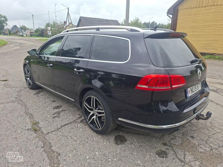 Black Volkswagen Passat 2013 in Siauliai, with an engine capacity of 2.00 L and mileage of 281 thousand km for 4250 €, photo 3 on AUTOMOTO.COM.LV