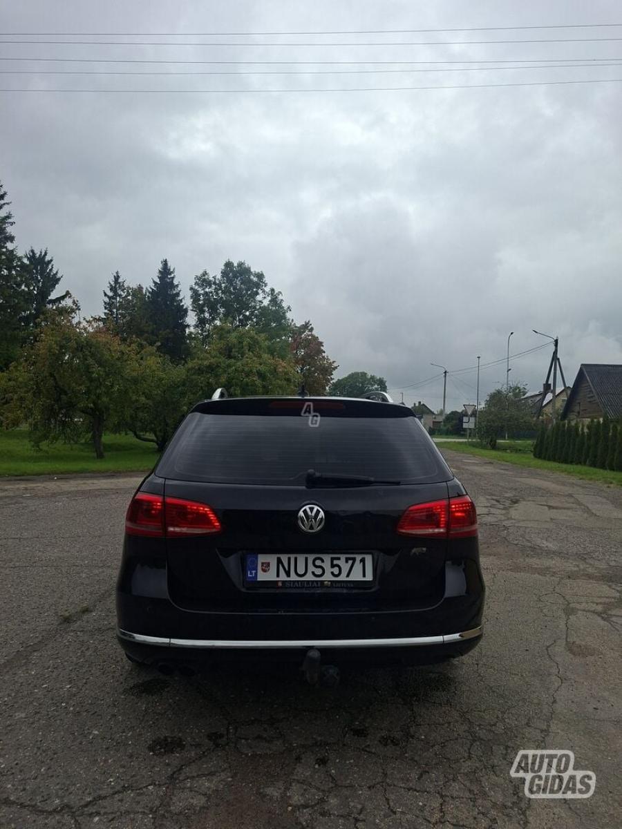 Black Volkswagen Passat 2013 in Siauliai, with an engine capacity of 2.00 L and mileage of 281 thousand km for 4250 €, photo 7 on AUTOMOTO.COM.LV