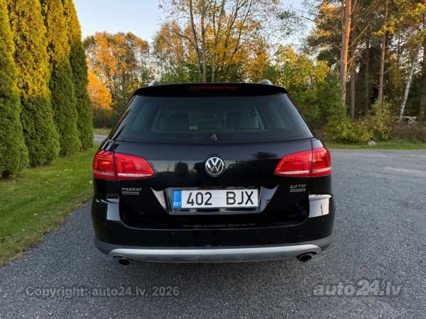 Black Volkswagen Passat 2013 in Tallinn, with an engine capacity of 2.00 L and mileage of 353 thousand km for 2900 €, photo 3 on AUTOMOTO.COM.LV