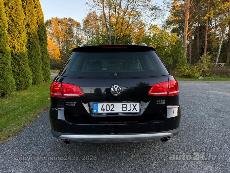 Black Volkswagen Passat 2013 in Tallinn, with an engine capacity of 2.00 L and mileage of 353 thousand km for 2900 €, photo 3 on AUTOMOTO.COM.LV