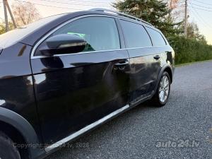Black Volkswagen Passat 2013 in Tallinn, with an engine capacity of 2.00 L and mileage of 353 thousand km for 2900 €, photo 6 on AUTOMOTO.COM.LV
