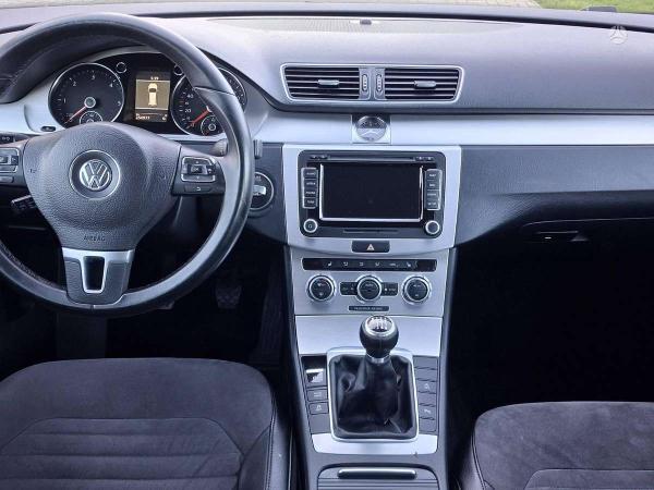 Melns Volkswagen Passat 2014 Marijampole, ar dzinēja tilpumu 2.00 L un nobraukumu 2573 tūkst. km par 5800 €, foto 9 vietnē AUTOMOTO.COM.LV