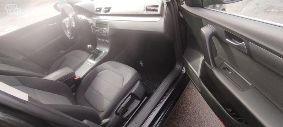 Black Volkswagen Passat 2014 in Radviliskis, with an engine capacity of 1.60 L and mileage of 274 thousand km for 6900 €, photo 25 on AUTOMOTO.COM.LV