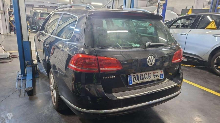 Melns Volkswagen Passat 2014 Viļņa, ar dzinēja tilpumu 1.60 L un nobraukumu 201 tūkst. km par 5500 €, foto 3 vietnē AUTOMOTO.COM.LV