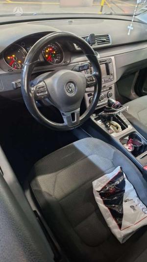 Melns Volkswagen Passat 2014 Viļņa, ar dzinēja tilpumu 1.60 L un nobraukumu 201 tūkst. km par 5500 €, foto 5 vietnē AUTOMOTO.COM.LV