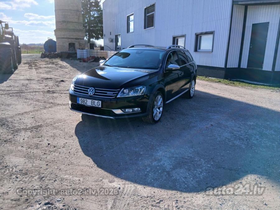 Black Volkswagen Passat 2014 in Tallinn, with an engine capacity of 2.00 L and mileage of 272 thousand km for 7900 €, photo 1 on AUTOMOTO.COM.LV