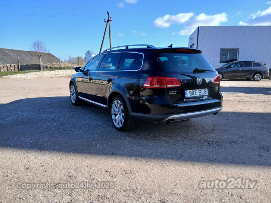 Black Volkswagen Passat 2014 in Tallinn, with an engine capacity of 2.00 L and mileage of 272 thousand km for 7900 €, photo 6 on AUTOMOTO.COM.LV