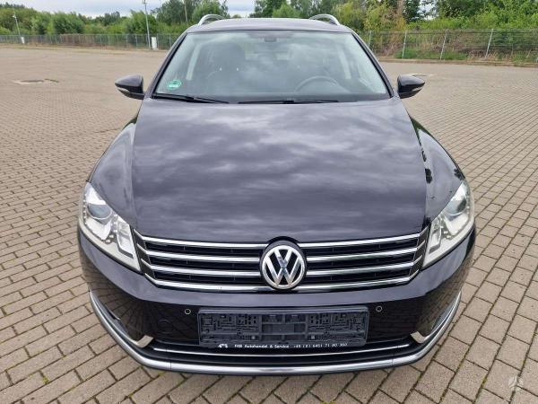 Black Volkswagen Passat 2014 in Marijampole, with an engine capacity of 1.97 L and mileage of 257 thousand km for 6399 €, photo 3 on AUTOMOTO.COM.LV
