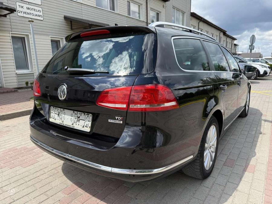 Black Volkswagen Passat 2014 in Vilnius, with an engine capacity of 1.60 L and mileage of 250 thousand km for 6100 €, photo 4 on AUTOMOTO.COM.LV