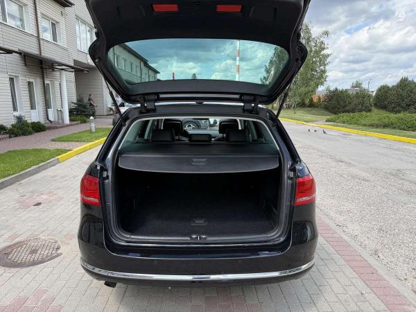 Black Volkswagen Passat 2014 in Vilnius, with an engine capacity of 1.60 L and mileage of 250 thousand km for 6100 €, photo 5 on AUTOMOTO.COM.LV