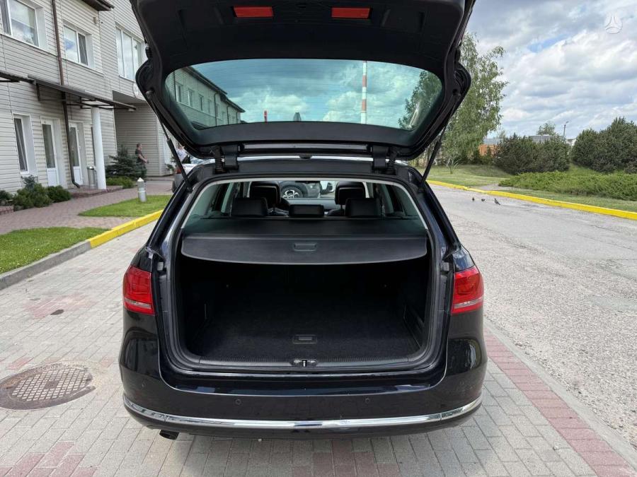 Black Volkswagen Passat 2014 in Vilnius, with an engine capacity of 1.60 L and mileage of 250 thousand km for 6100 €, photo 6 on AUTOMOTO.COM.LV