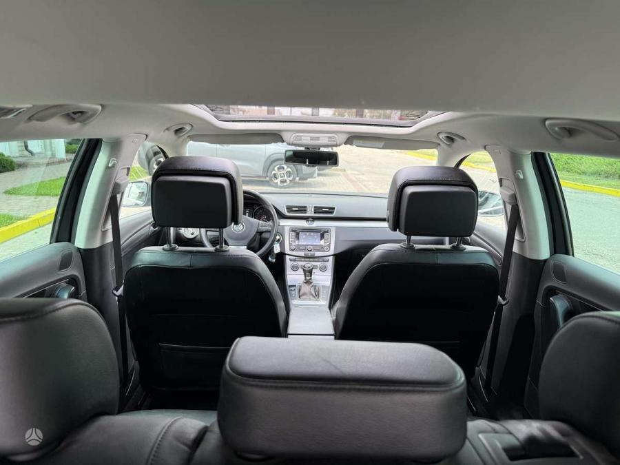 Black Volkswagen Passat 2014 in Vilnius, with an engine capacity of 1.60 L and mileage of 250 thousand km for 6100 €, photo 10 on AUTOMOTO.COM.LV