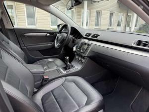 Black Volkswagen Passat 2014 in Vilnius, with an engine capacity of 1.60 L and mileage of 250 thousand km for 6100 €, photo 14 on AUTOMOTO.COM.LV