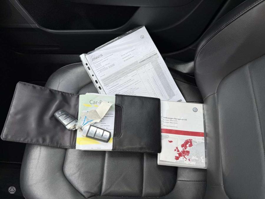Black Volkswagen Passat 2014 in Vilnius, with an engine capacity of 1.60 L and mileage of 250 thousand km for 6100 €, photo 21 on AUTOMOTO.COM.LV