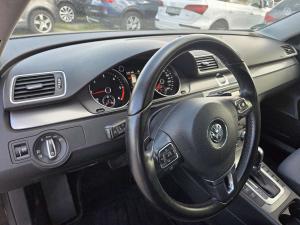 Black Volkswagen Passat 2014 in Utena, with an engine capacity of 2.00 L and mileage of 286 thousand km for 6450 €, photo 10 on AUTOMOTO.COM.LV