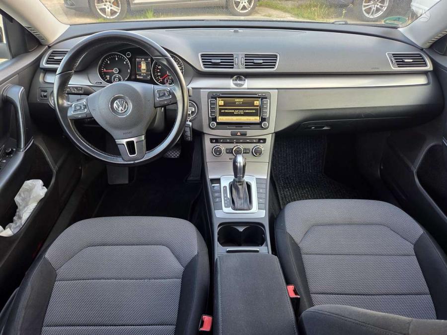 Black Volkswagen Passat 2014 in Utena, with an engine capacity of 2.00 L and mileage of 286 thousand km for 6450 €, photo 13 on AUTOMOTO.COM.LV