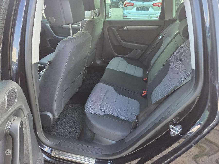 Black Volkswagen Passat 2014 in Utena, with an engine capacity of 2.00 L and mileage of 286 thousand km for 6450 €, photo 14 on AUTOMOTO.COM.LV